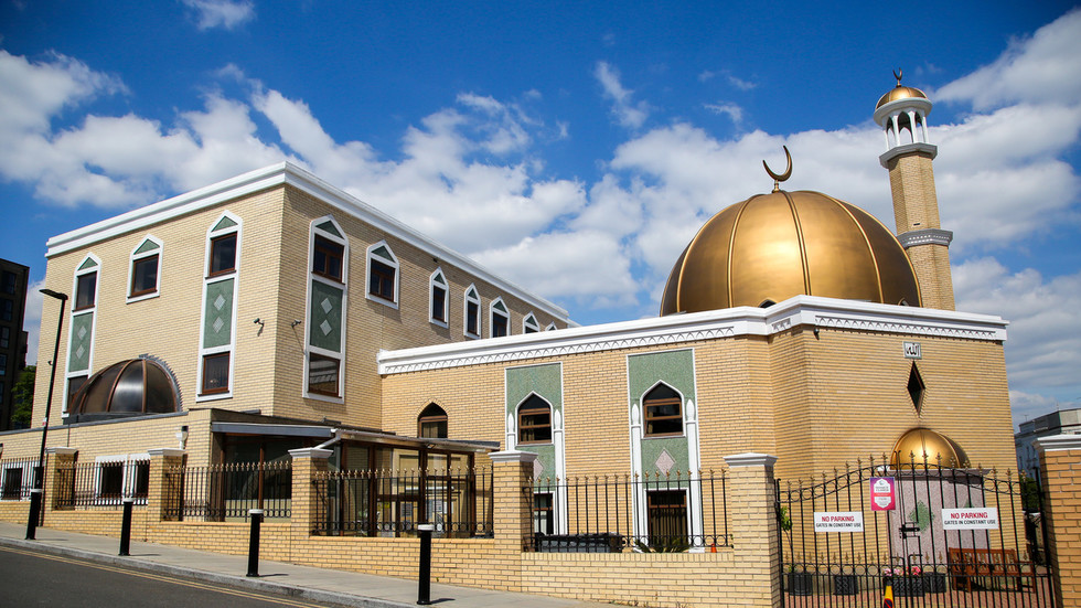 Make it PERMANENT! UK mosques broadcast Ramadan calls to prayer through ...