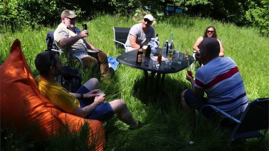 A practical guide to how to socialise now - London Daily