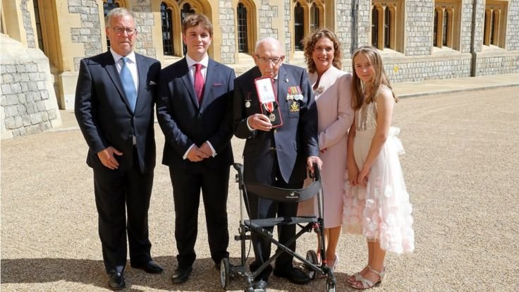 Capt Sir Tom Moore knighted in 'unique' ceremony - London Daily