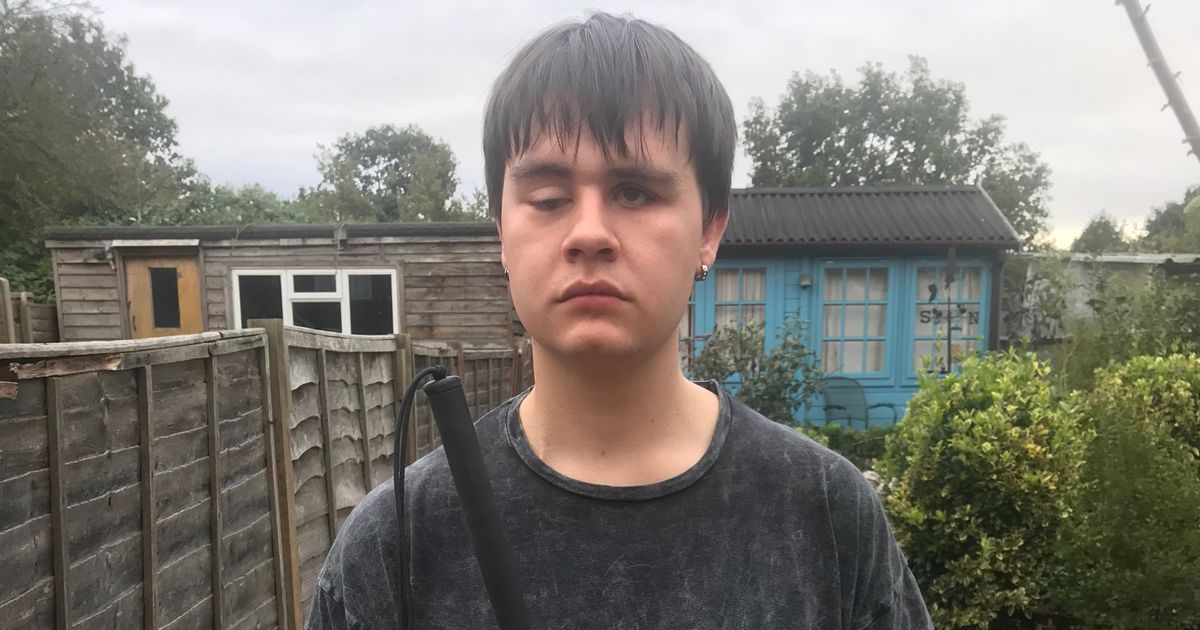 Blind teenager left 'stumbling around' Tube station after staff ...